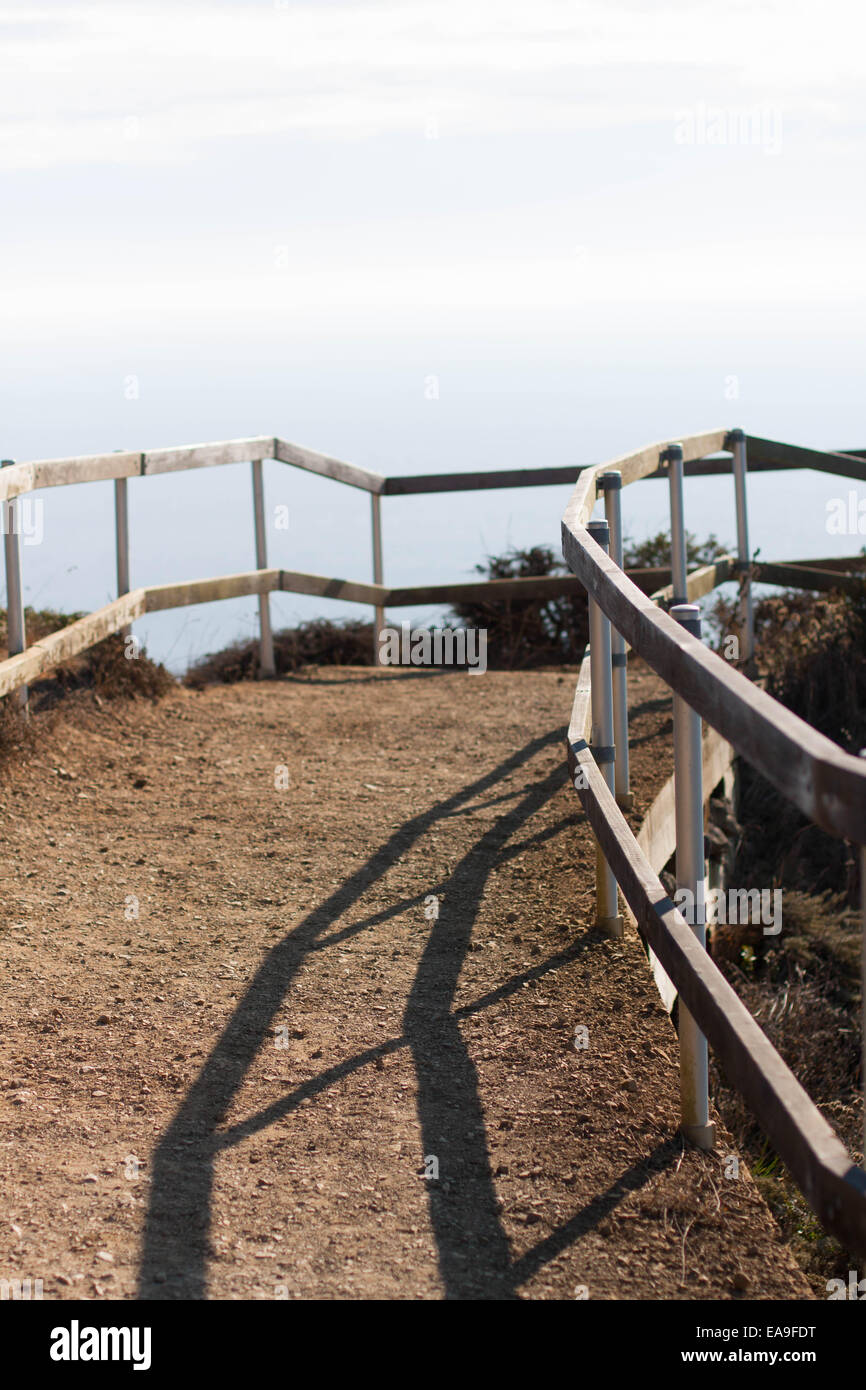 Cliff fence hi-res stock photography and images - Alamy