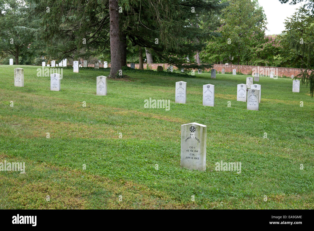 Graves of Confederate soldiers killed during the American Civil War, on ...