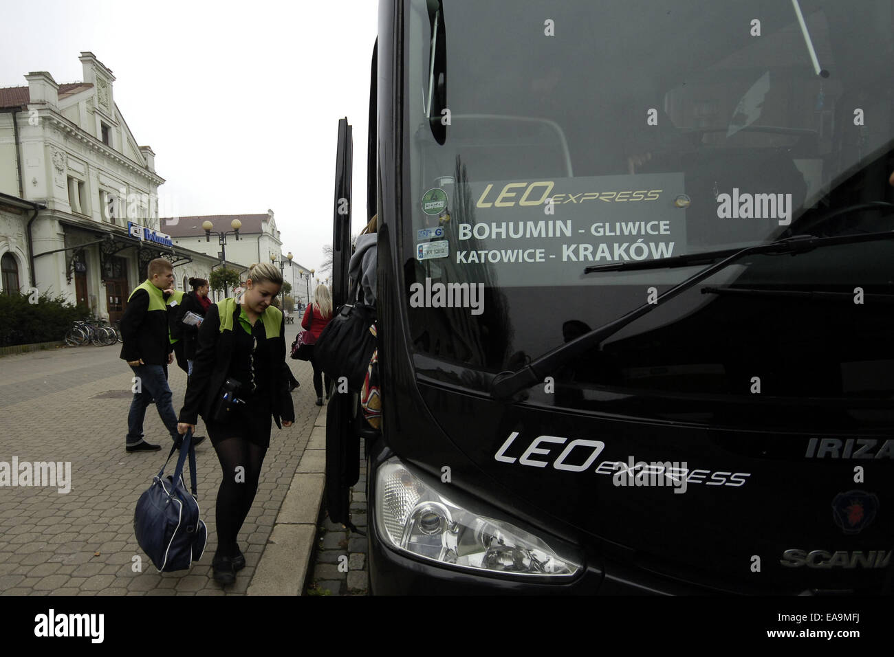 Leo express bus hi-res stock photography and images - Alamy