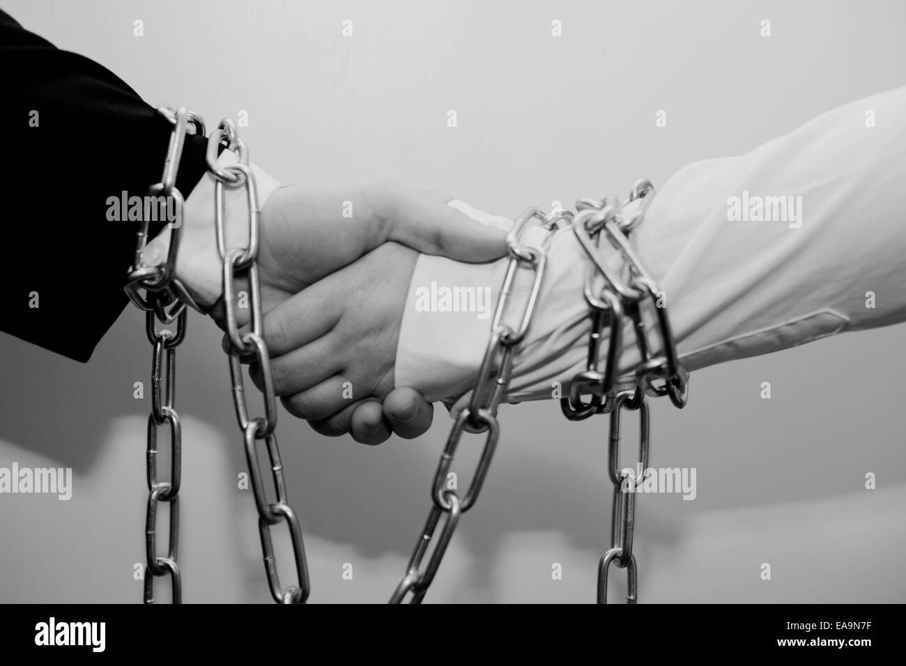 Hand shake hi-res stock photography and images - Alamy