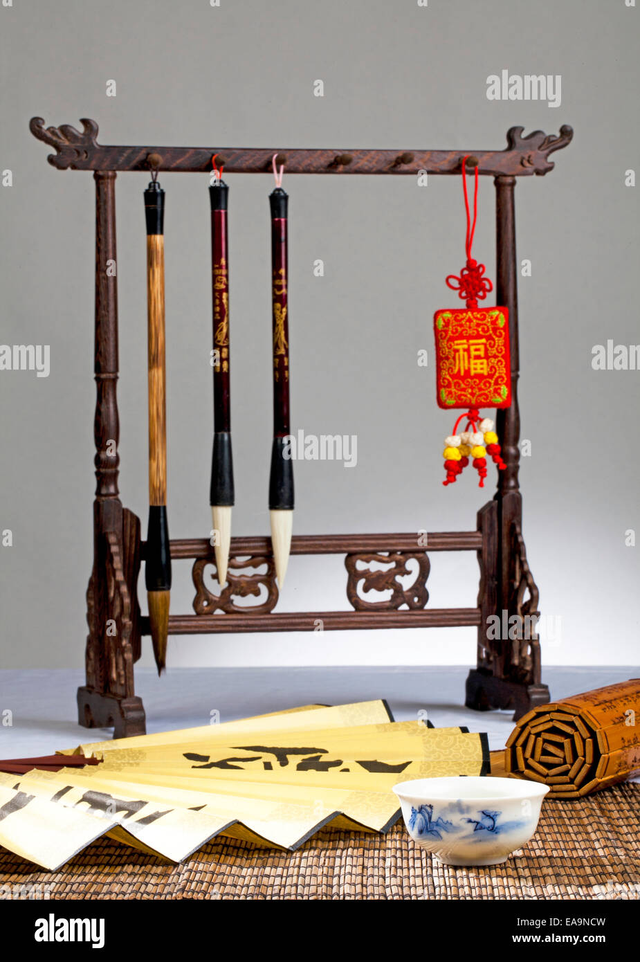 Chinese brush shelf Stock Photo - Alamy
