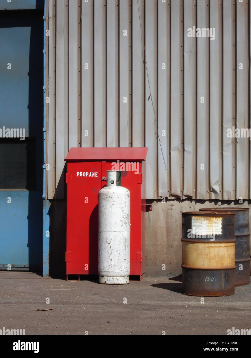 Propane tank box hi-res stock photography and images - Alamy