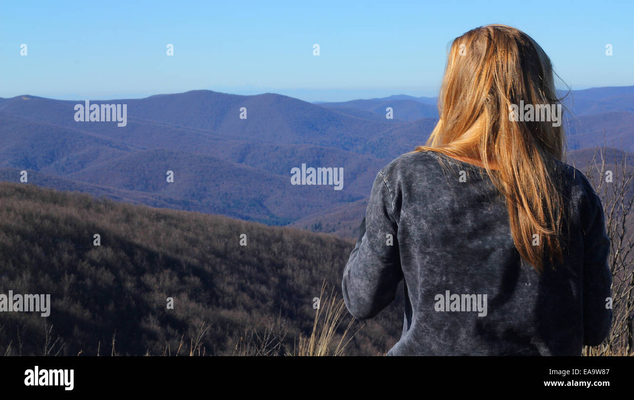 Woman mountain background hi-res stock photography and images - Alamy
