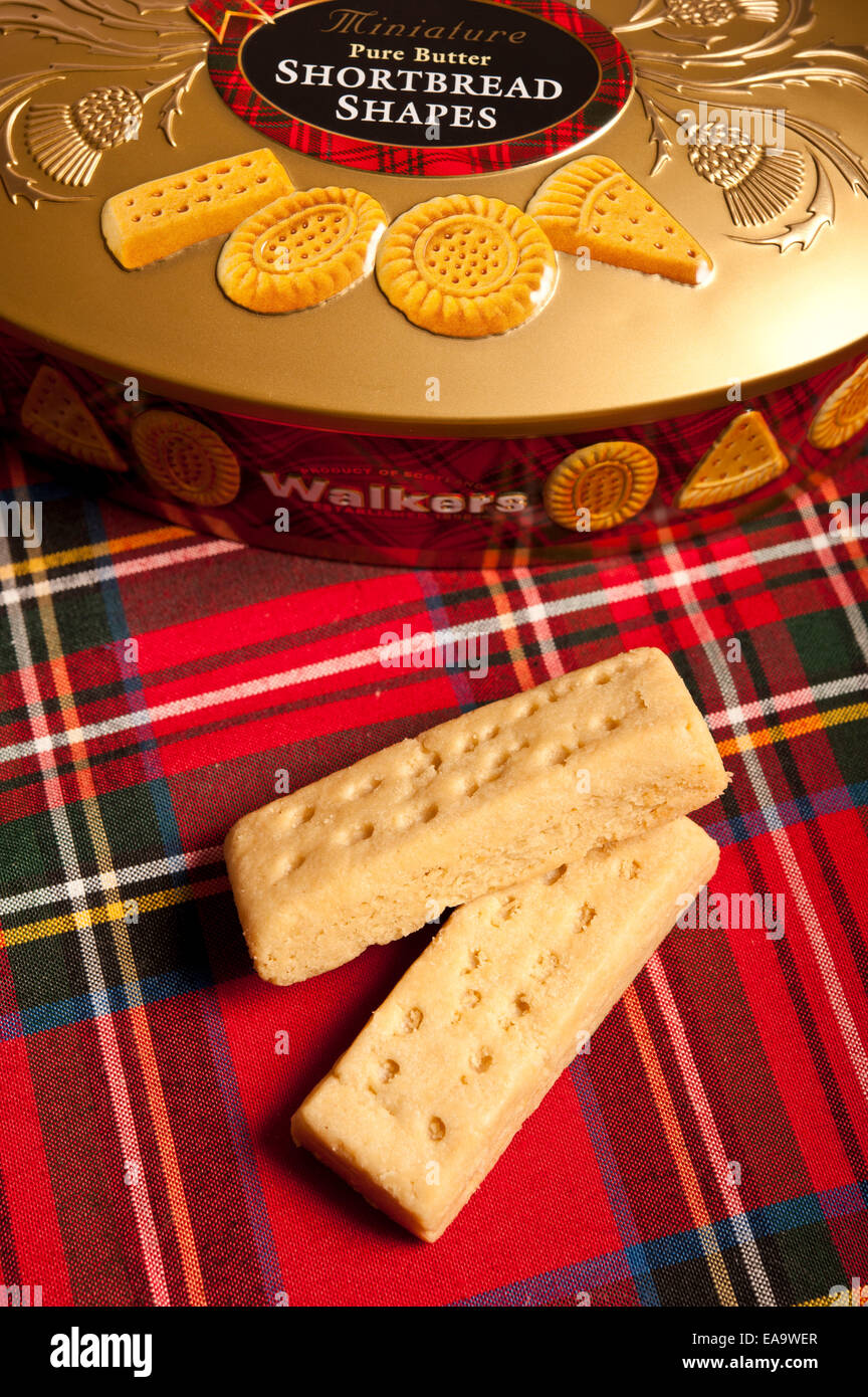 Walkers shortbread biscuits with box Stock Photo - Alamy