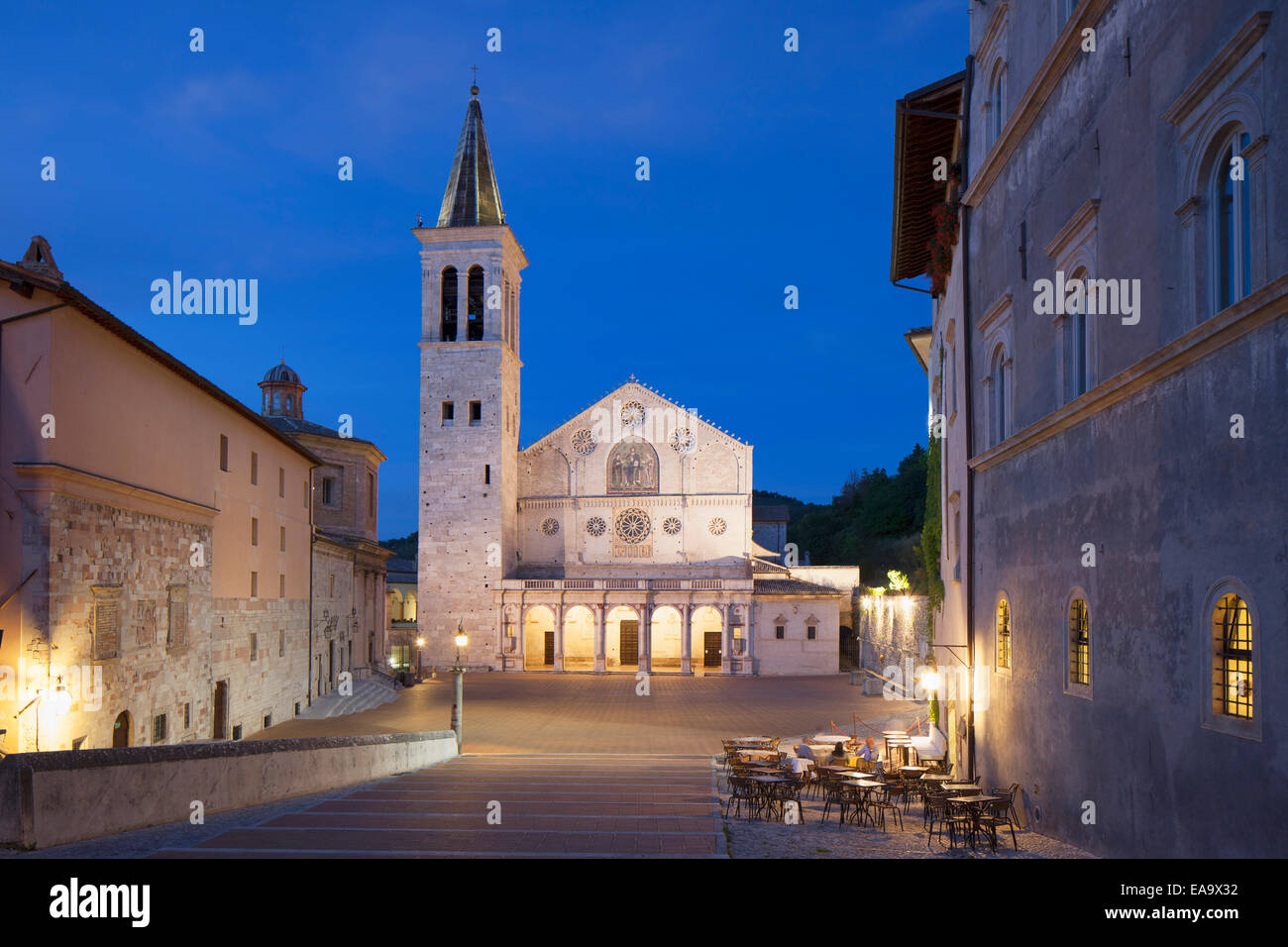 Duomo (Cathedral) in Piazza del Duomo at dusk, Spoleto, Umbria, Italy ...