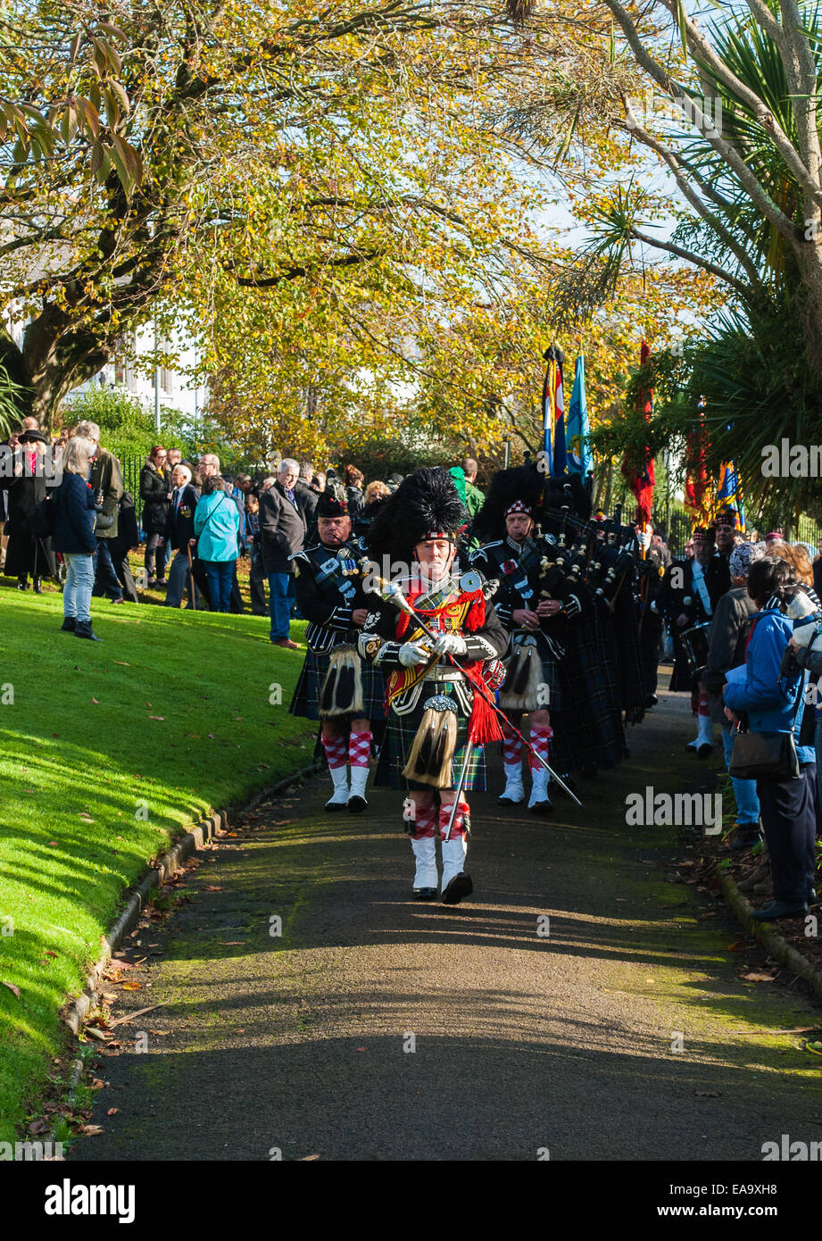 Remembrance sunday parade hi-res stock photography and images - Alamy