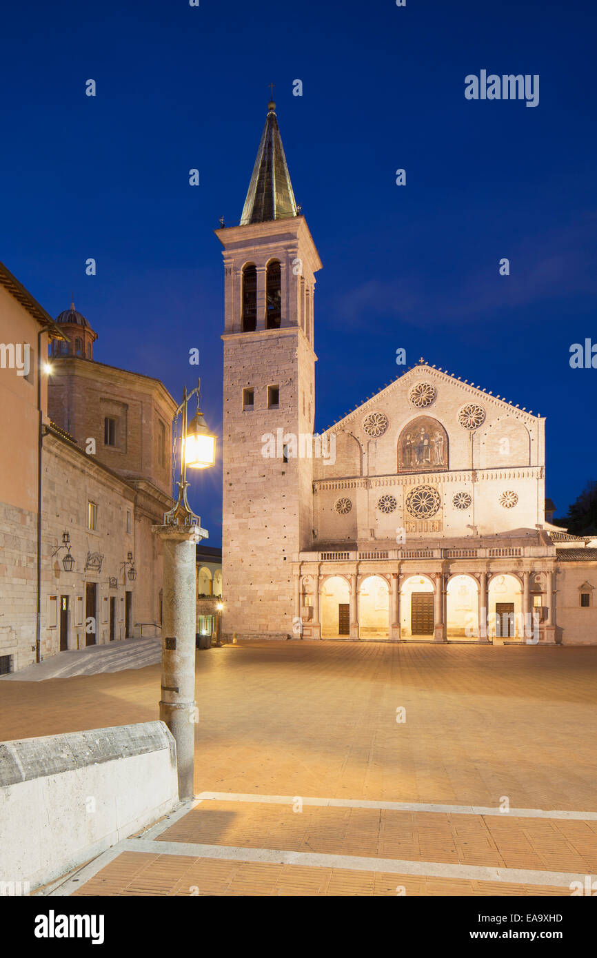 Duomo (Cathedral) in Piazza del Duomo at dusk, Spoleto, Umbria, Italy ...