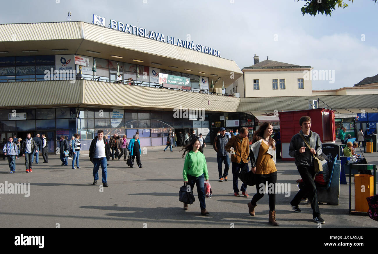 Exterior view of Bratislava main train station Stock Photo - Alamy