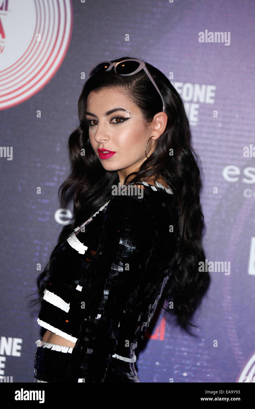 Singer charli xcx hi-res stock photography and images - Alamy
