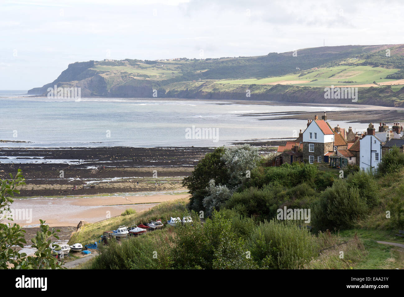 Robin hoods bay coast village hi-res stock photography and images - Alamy