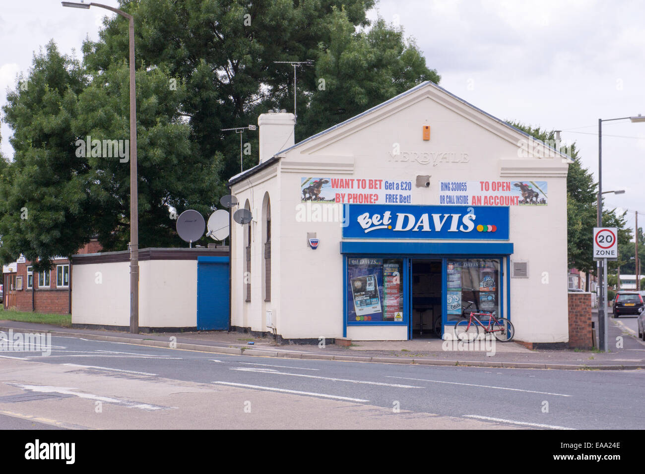 Brick storefront with signage hi-res stock photography and images - Alamy