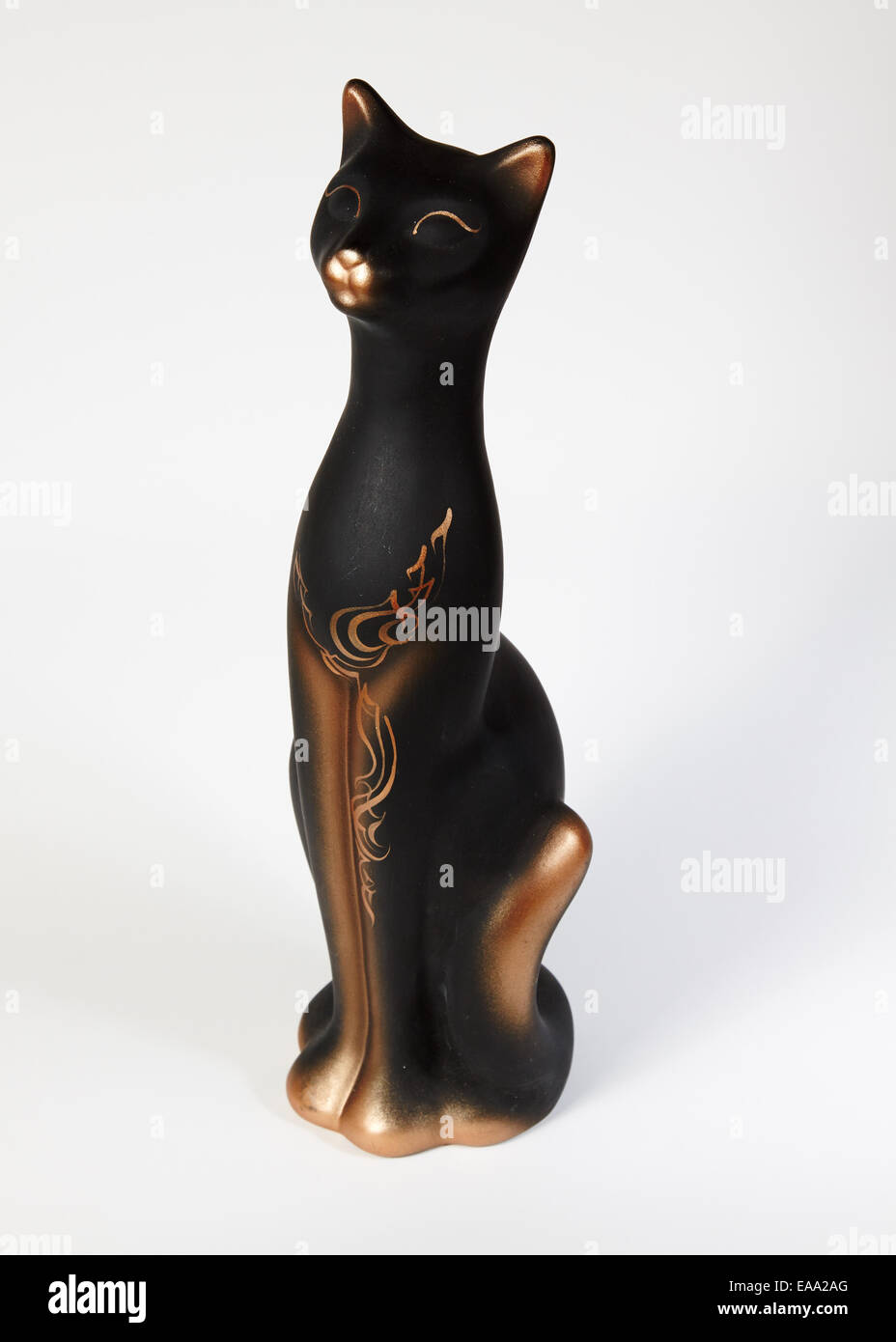 Egyptian cat goddess statue hi-res stock photography and images - Alamy