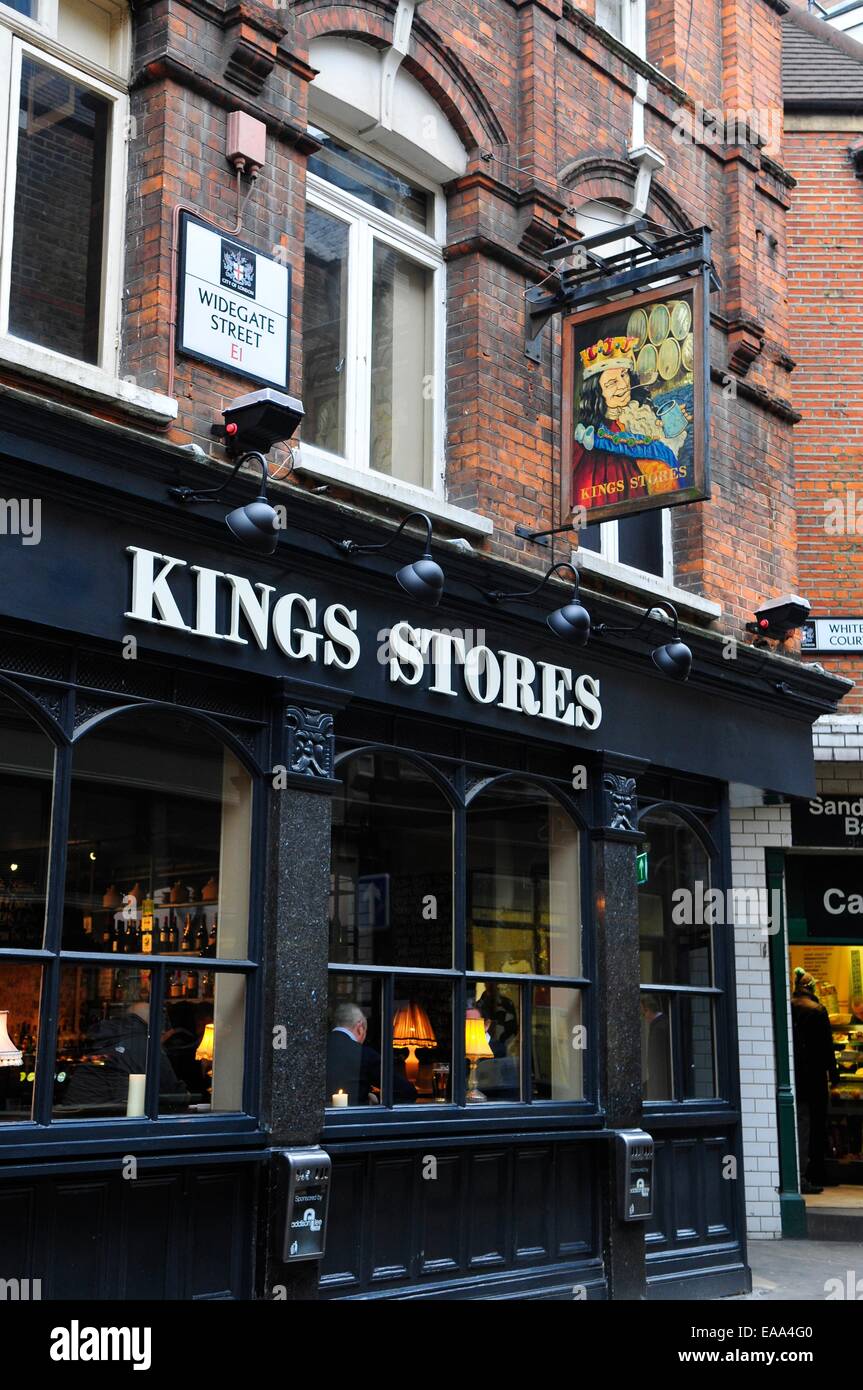 Kings Stores pub, East London Stock Photo - Alamy