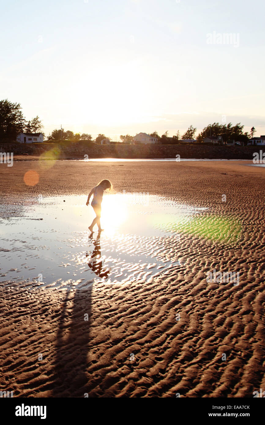 kids on the beach Stock Photo - Alamy
