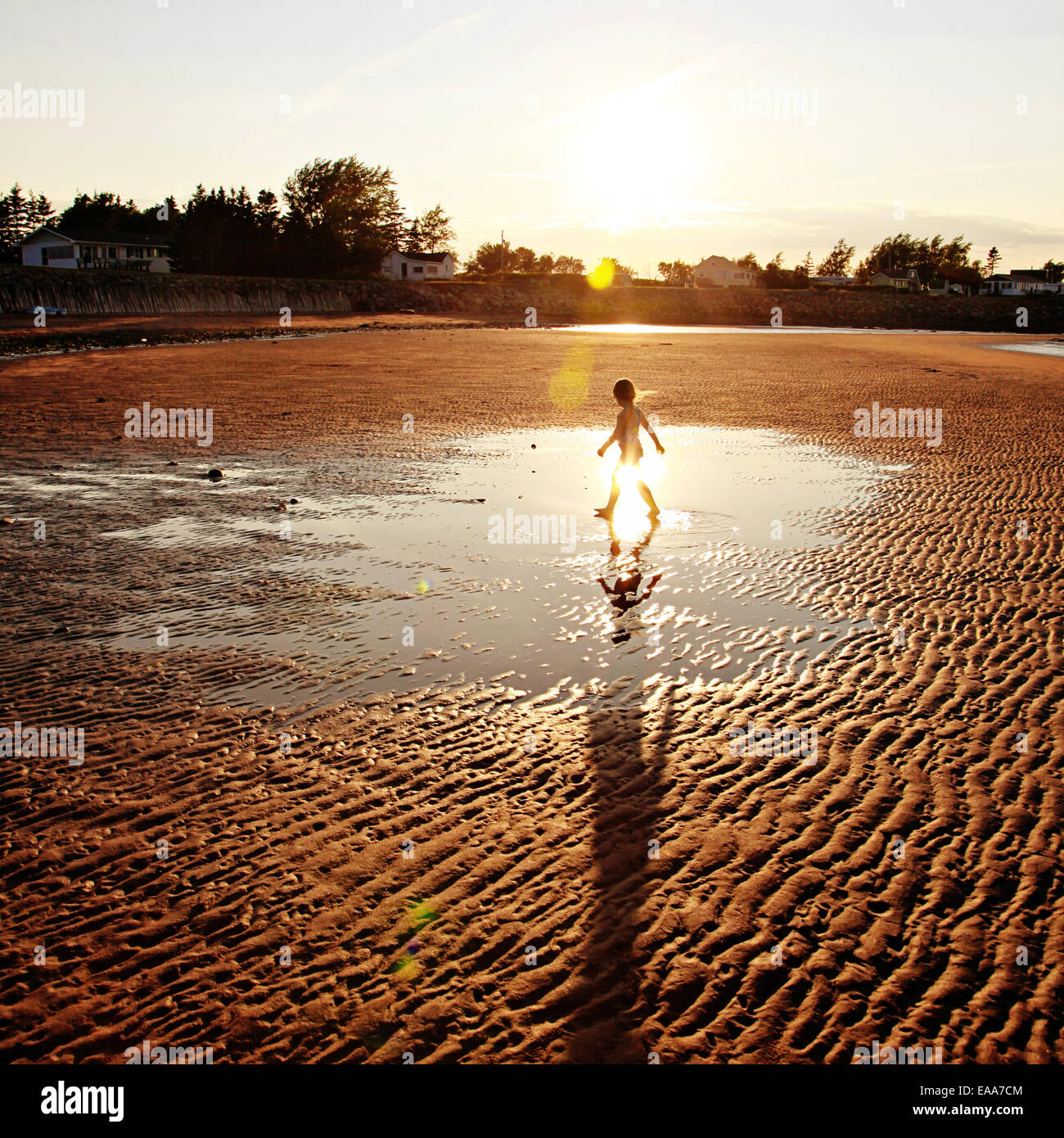 kids on the beach Stock Photo - Alamy