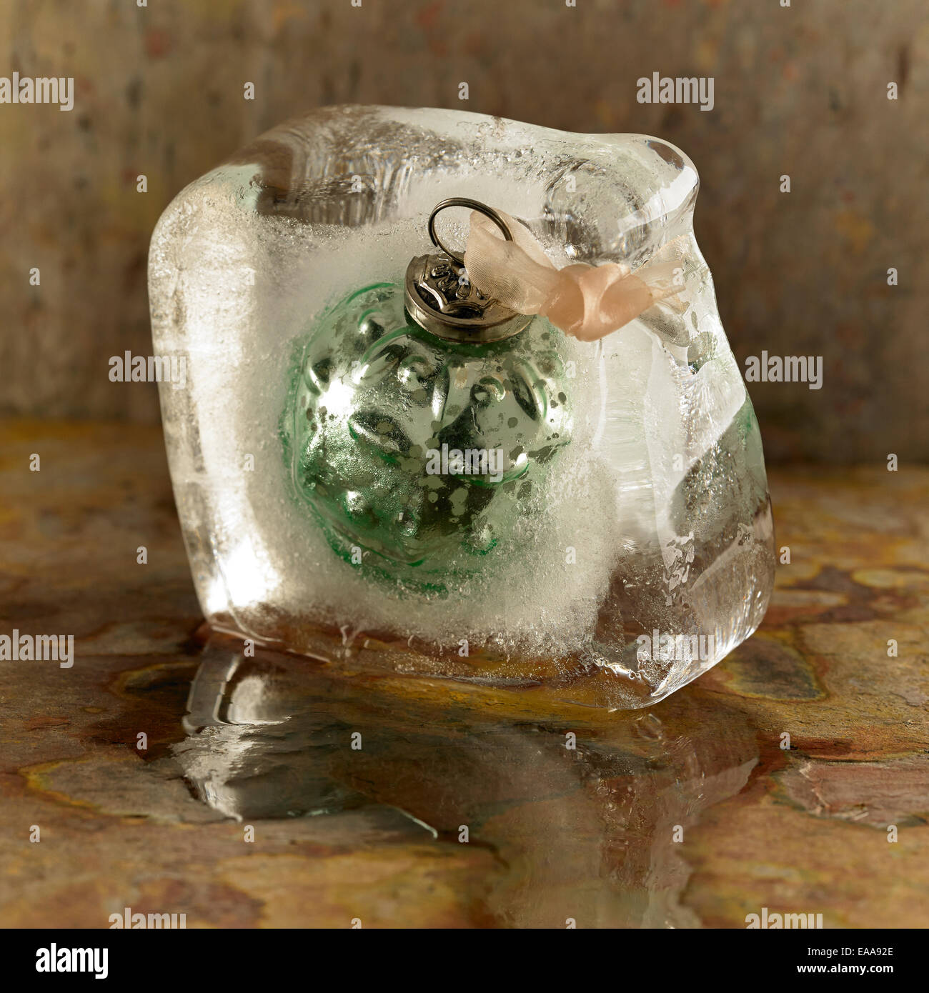 Frozen block ice hi-res stock photography and images - Alamy