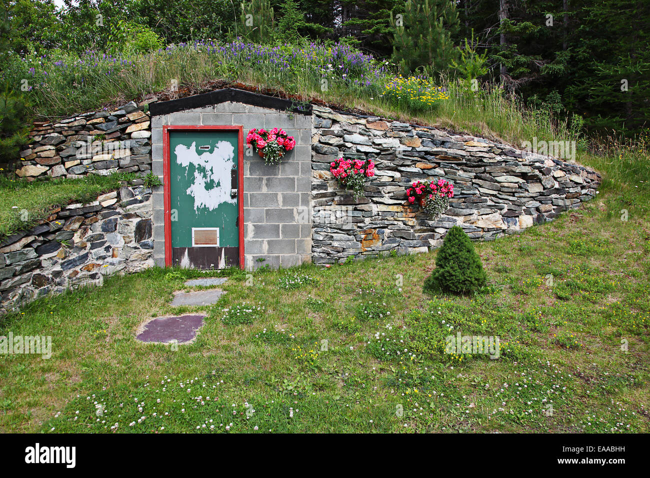 Underground bunker house hi-res stock photography and images - Alamy