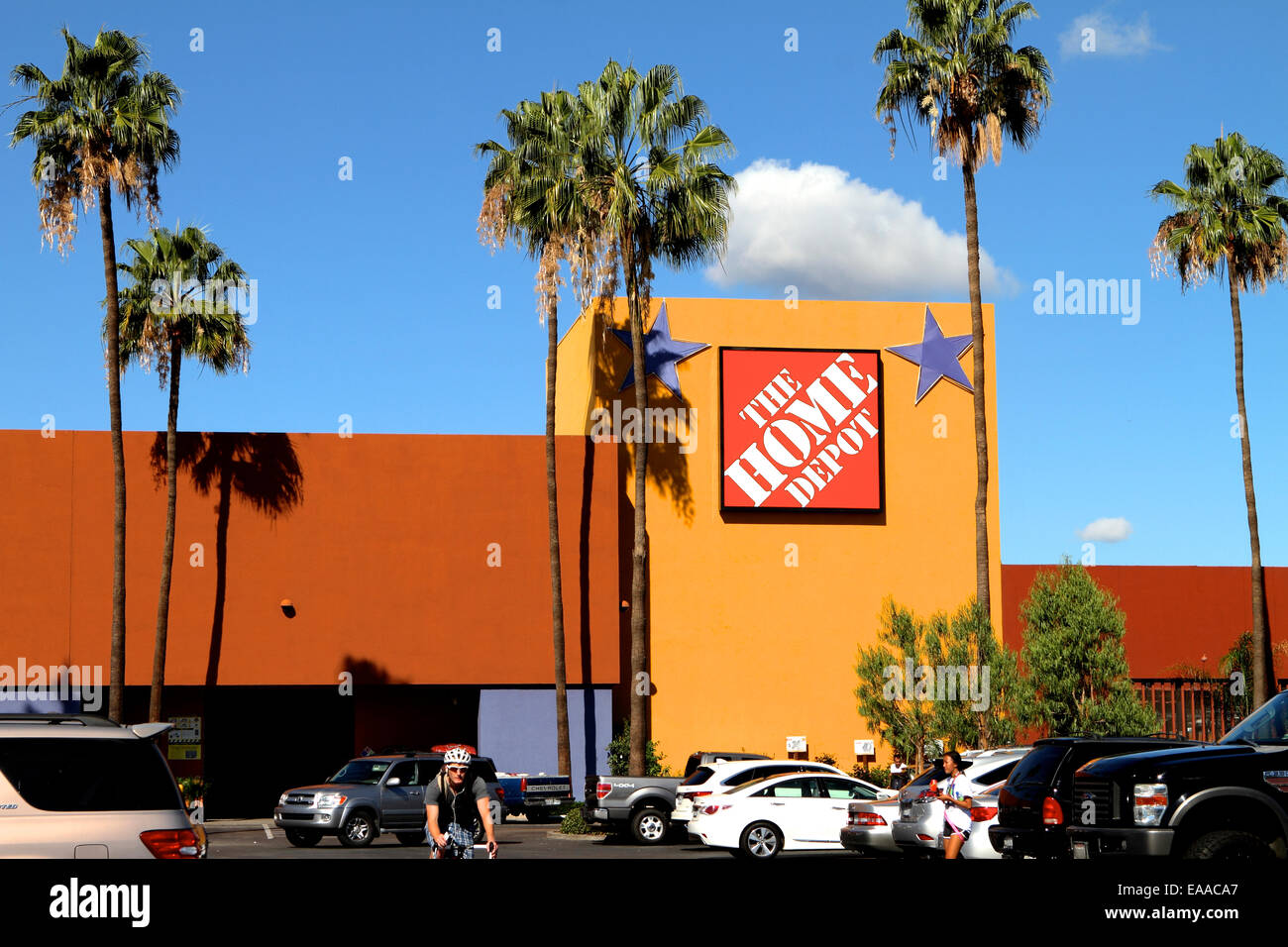 Home depot store hi-res stock photography and images - Alamy