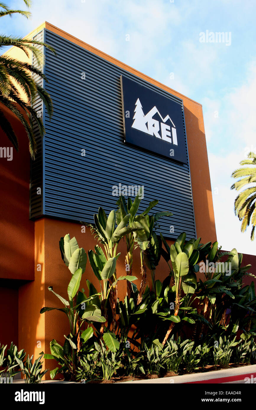 Logo rei hi-res stock photography and images - Alamy