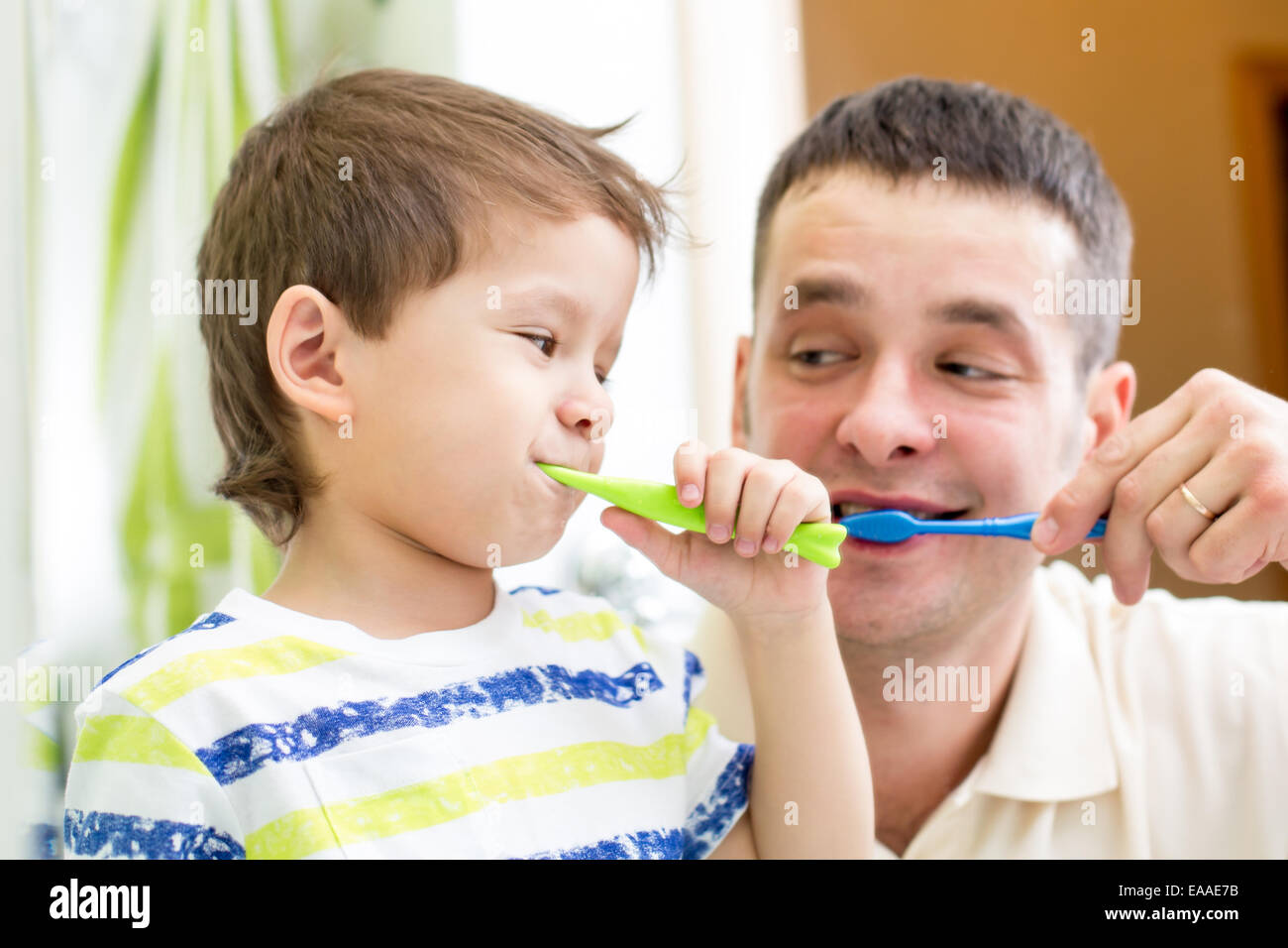 Man washing teeth hi-res stock photography and images - Alamy
