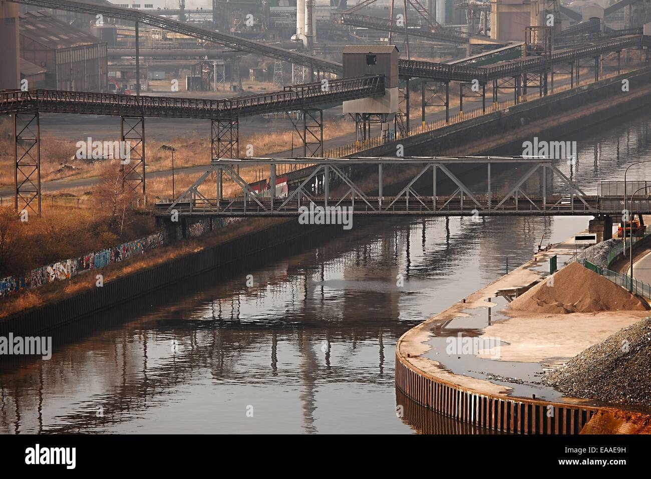 Industry scene hi-res stock photography and images - Alamy