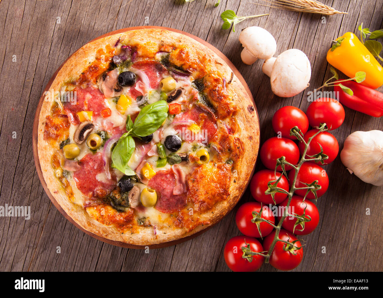 Wooden pizza table hi-res stock photography and images - Alamy