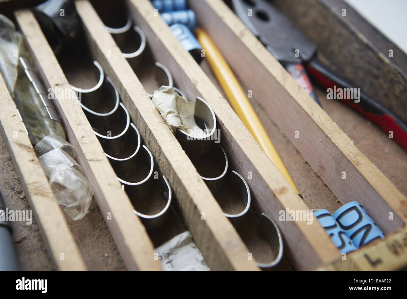 Bird ringing tools, tags and metal rings Stock Photo - Alamy
