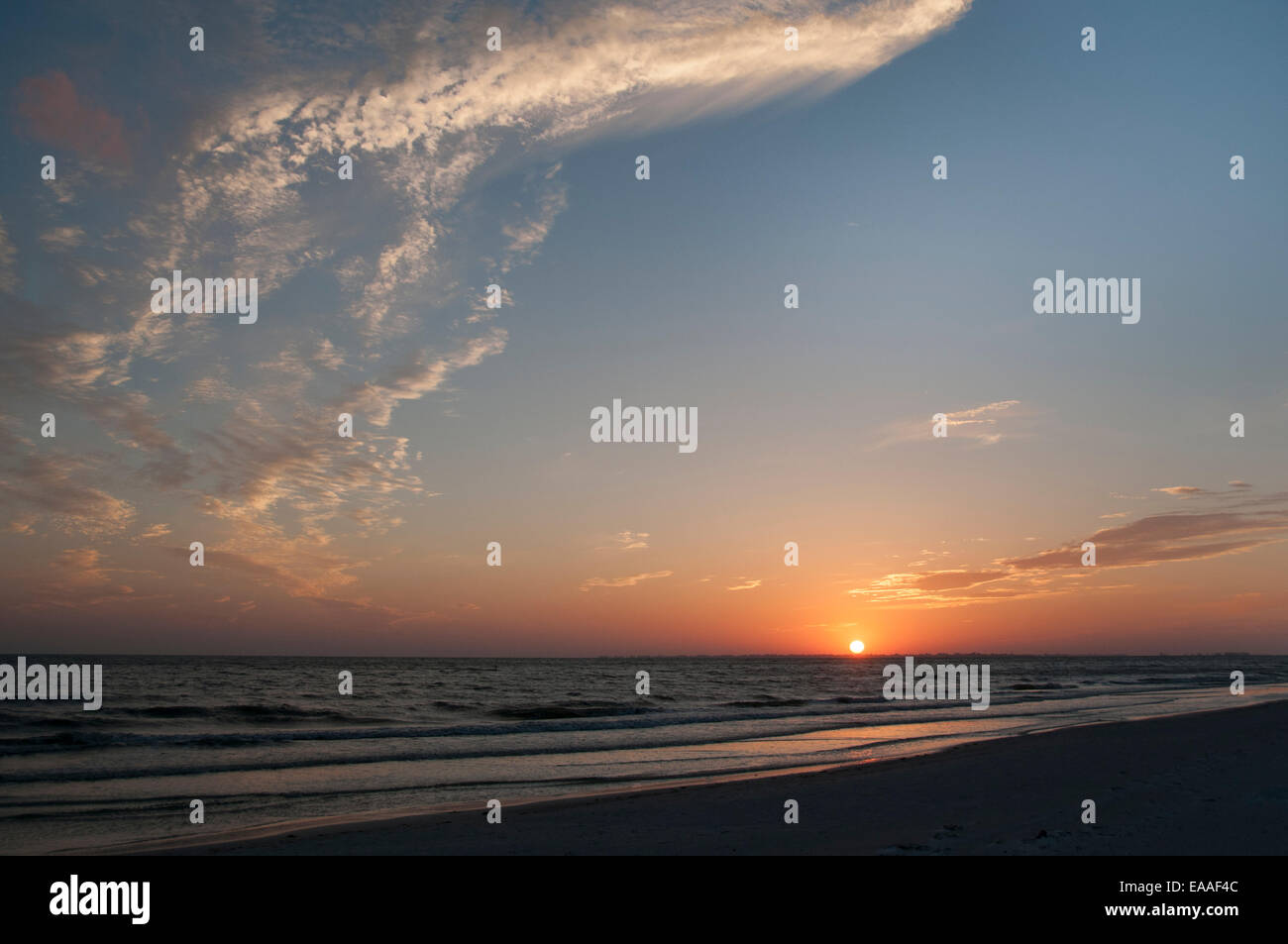 Florida beach scenes hi-res stock photography and images - Alamy