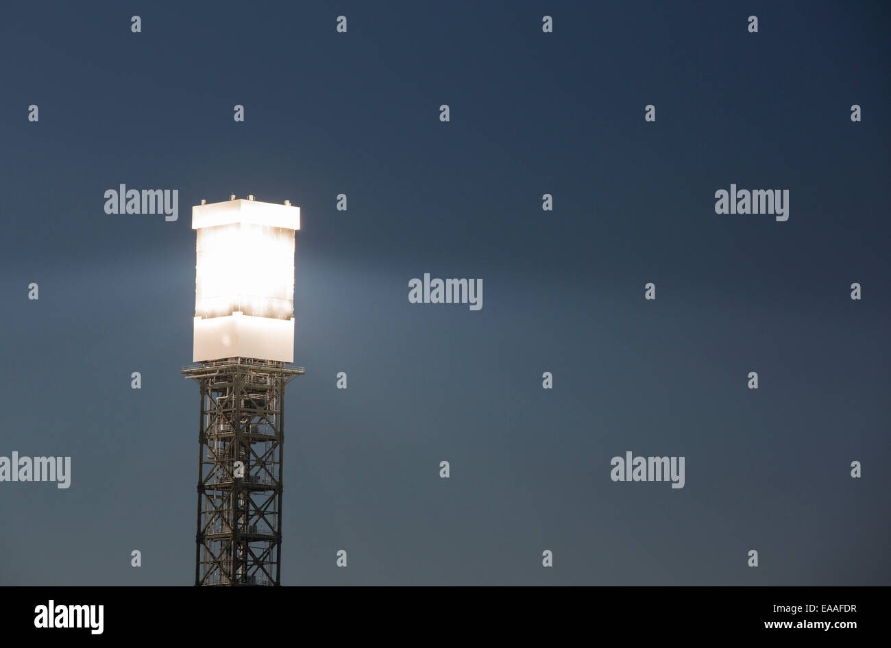 The Ivanpah Solar Thermal Power Plant in California''s Mojave Desert is ...