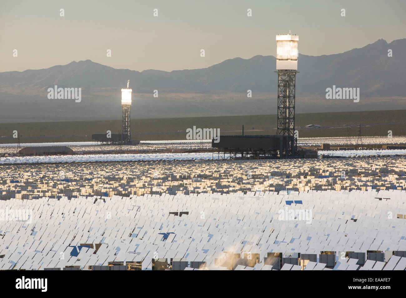 The Ivanpah Solar Thermal Power Plant in California''s Mojave Desert is ...
