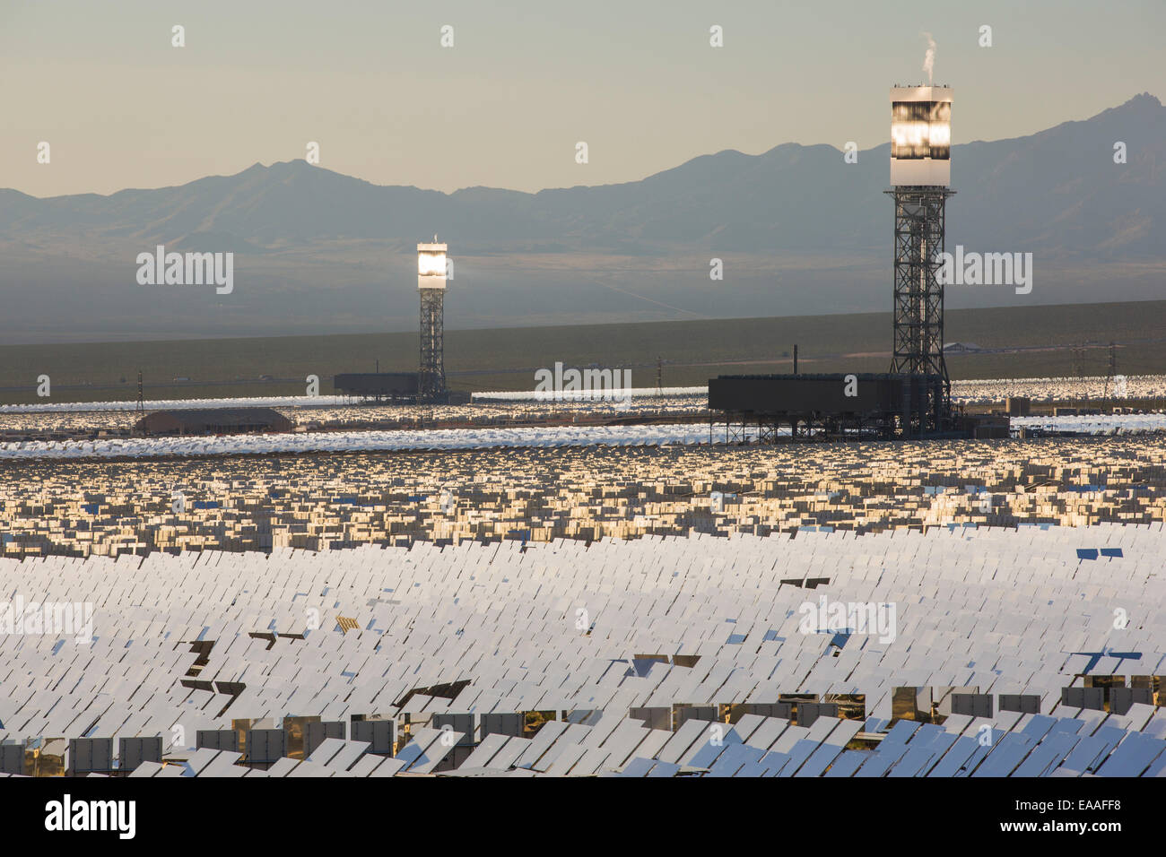 The Ivanpah Solar Thermal Power Plant in California''s Mojave Desert is ...