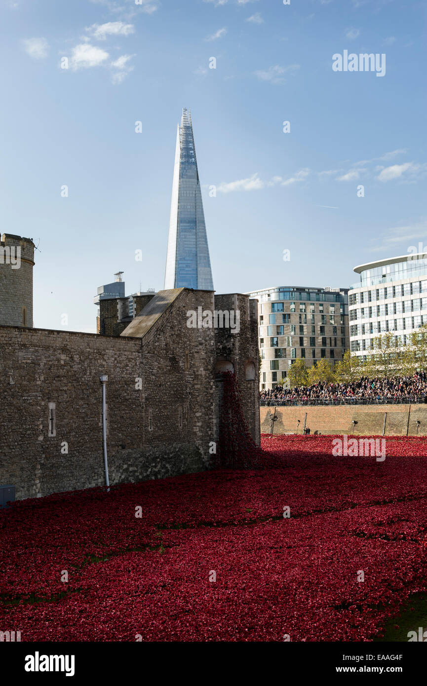London red cross hi-res stock photography and images - Alamy