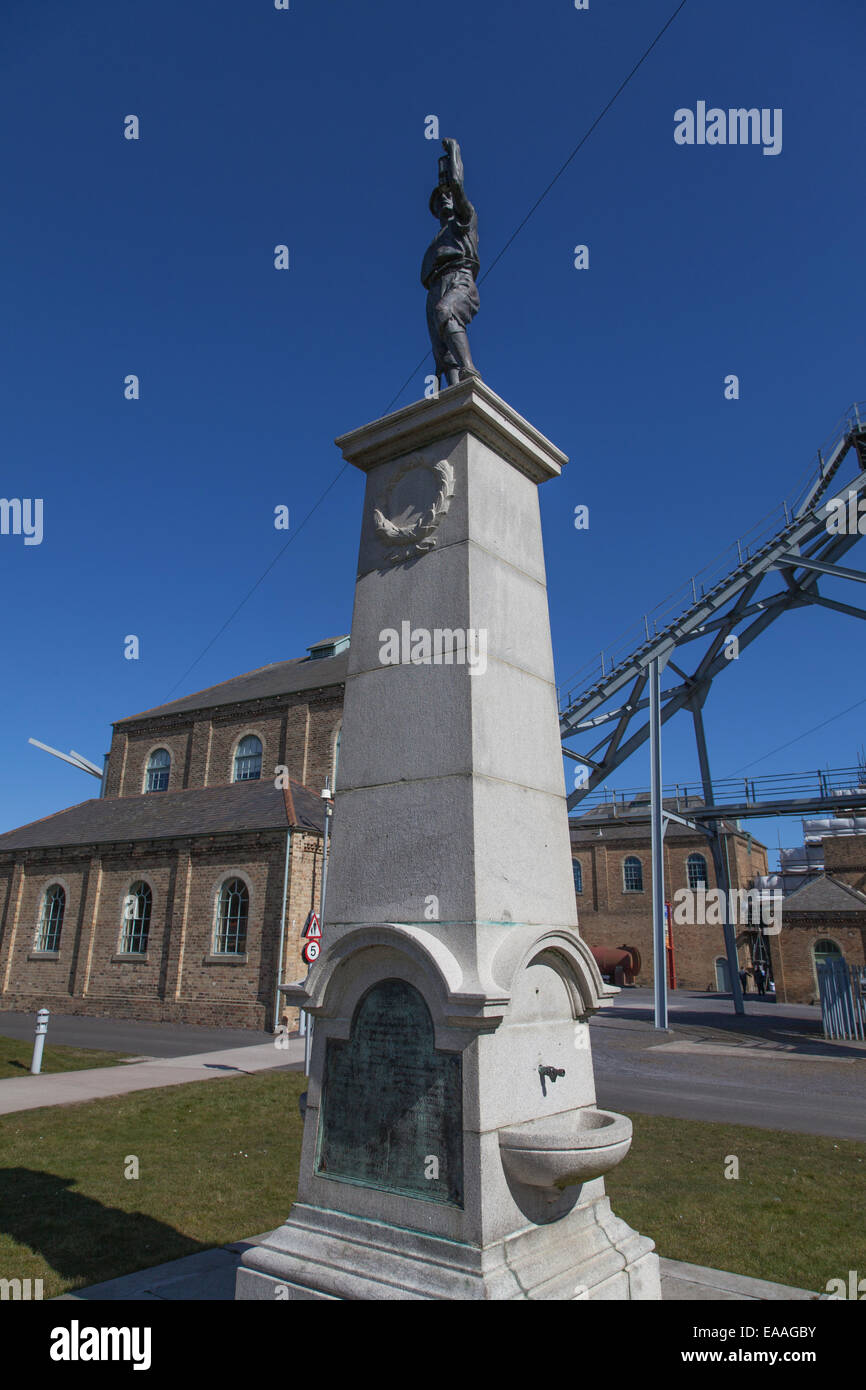 Coalminer's statue at Woodhorn Colliery Museum Stock Photo - Alamy