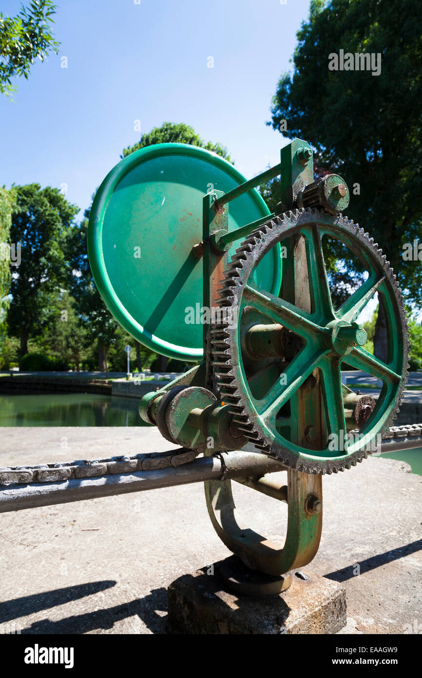 Lock gate opening winding wheel mechanism Stock Photo - Alamy