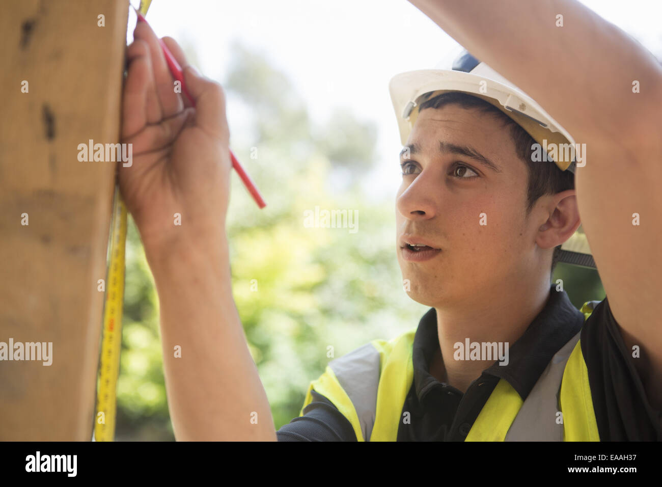 Male worker wearing safety vest hi-res stock photography and images - Alamy