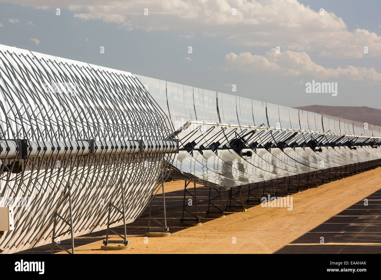 The 354 megawatts SEGS plant at Kramer Junction is the second largest ...