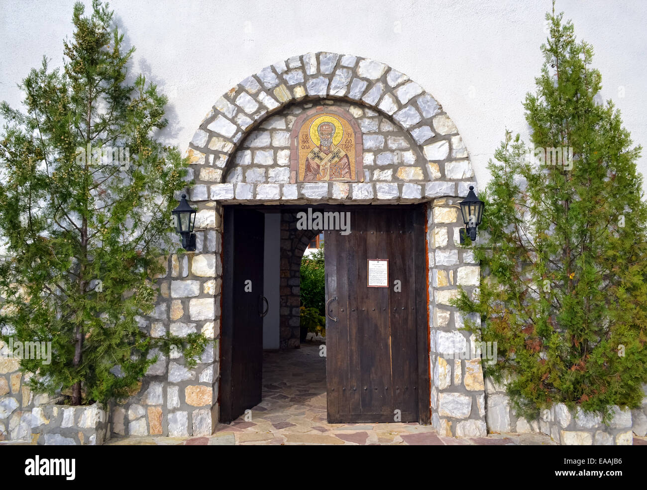 Orthodox outdoor hi-res stock photography and images - Alamy