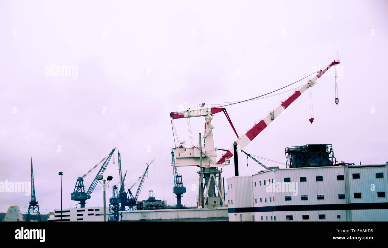 Large construction crane lifts hi-res stock photography and images - Alamy