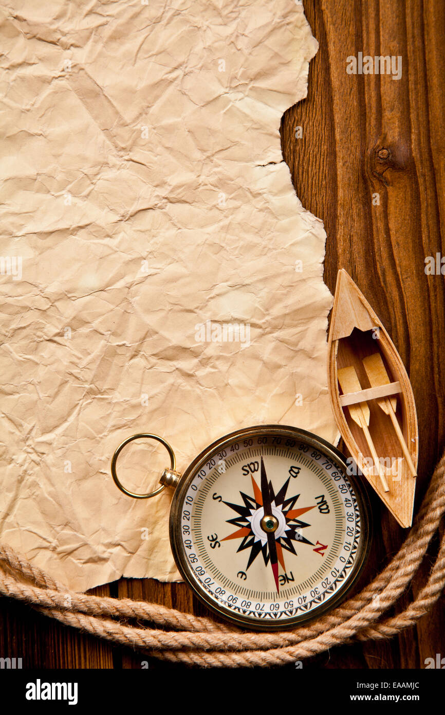 Compass and rope hi-res stock photography and images - Alamy