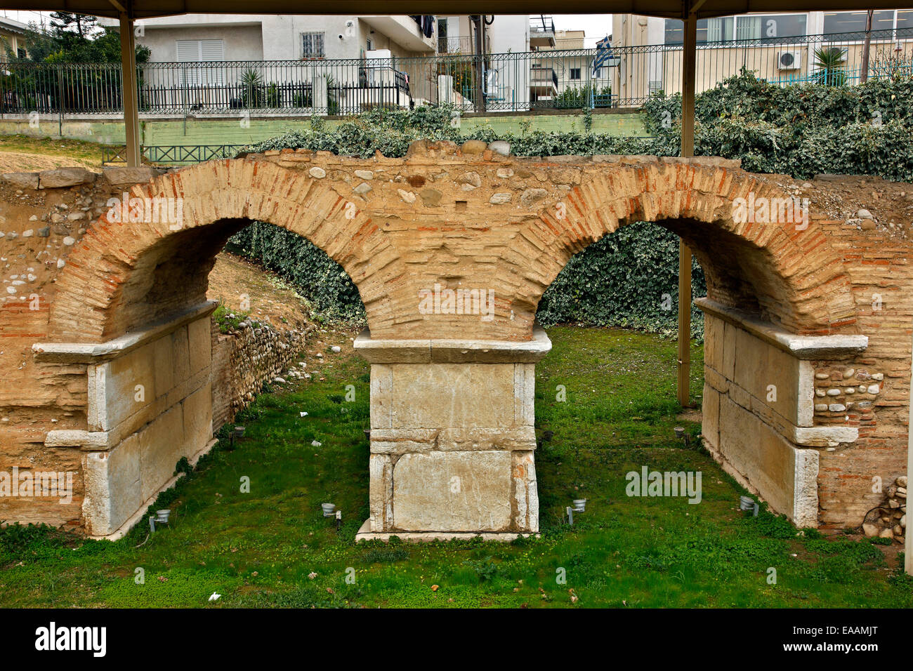 Roman arch bridges hi-res stock photography and images - Alamy