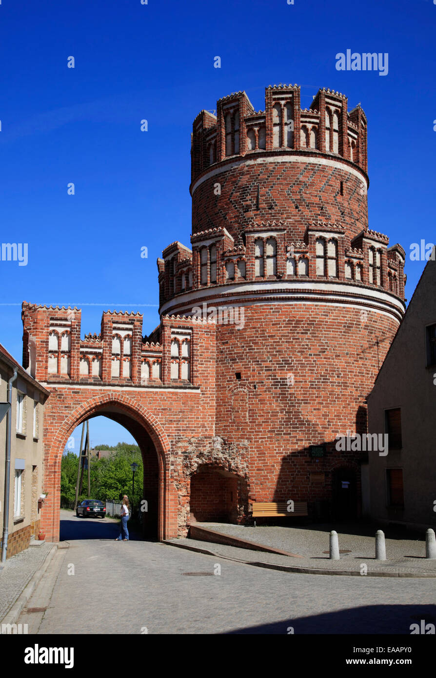 Town gate Elbtor, hanseatic town Werben at river Elbe, Altmark, Sachsen ...