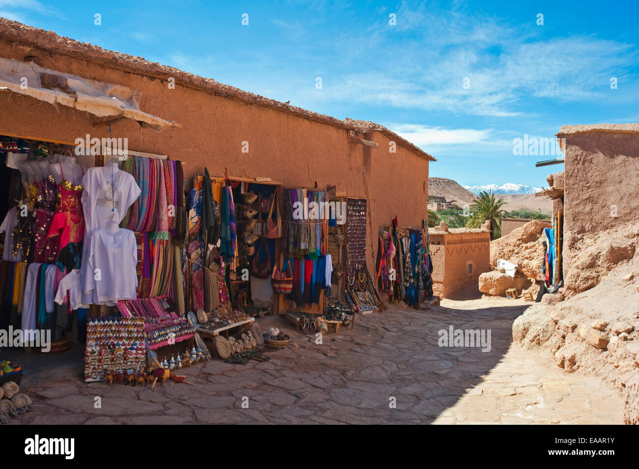 Scenic adobe street al hi-res stock photography and images - Alamy
