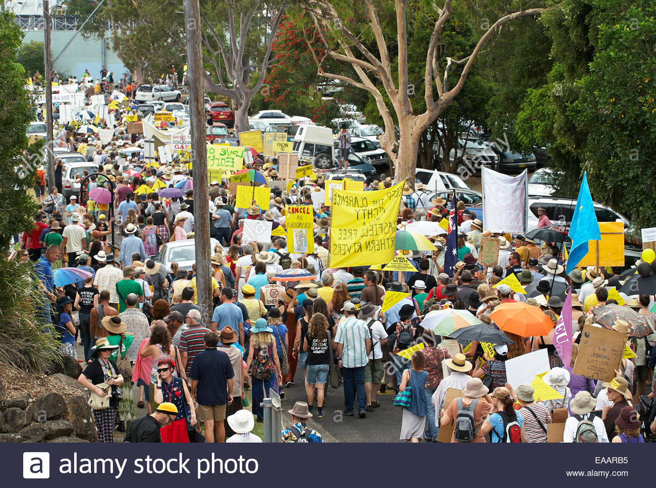 People Marching Stock Photos & People Marching Stock Images - Alamy