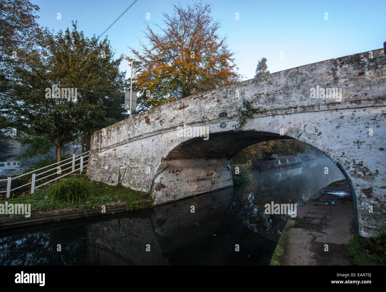 Canal fence hi-res stock photography and images - Alamy