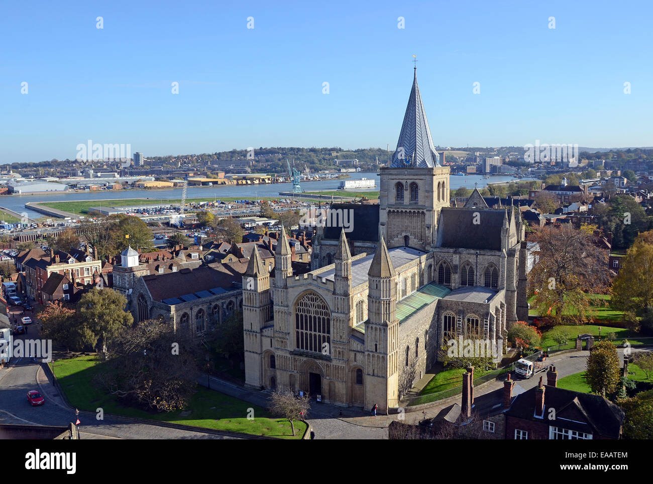 Rochester cathedral river medway hi-res stock photography and images ...