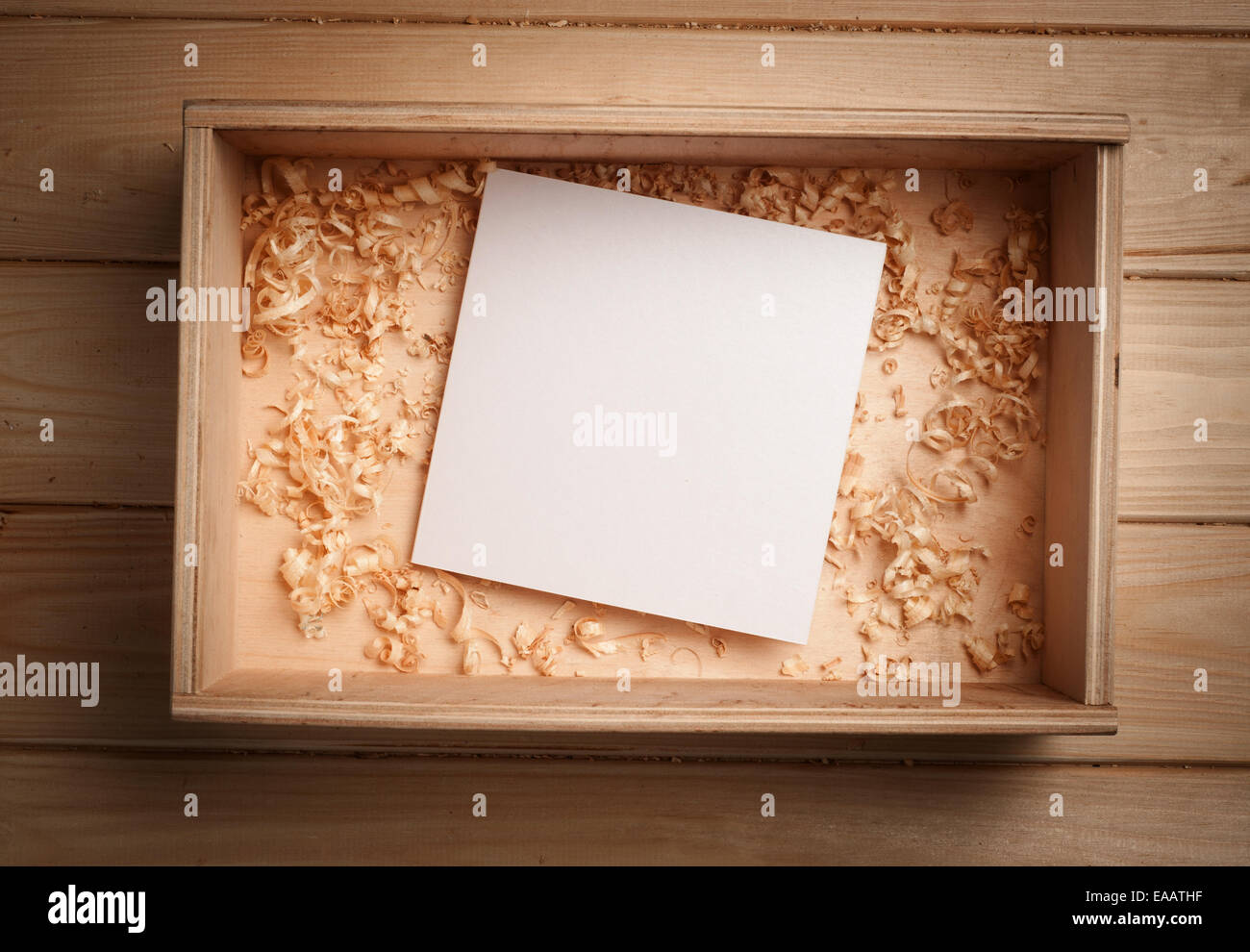 Empty wooden box with blank paper Stock Photo - Alamy