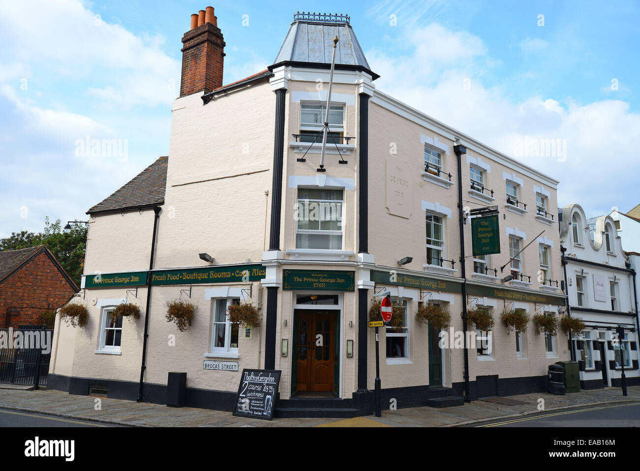 18th century The George Inn, High Street, Eton, Berkshire, England ...