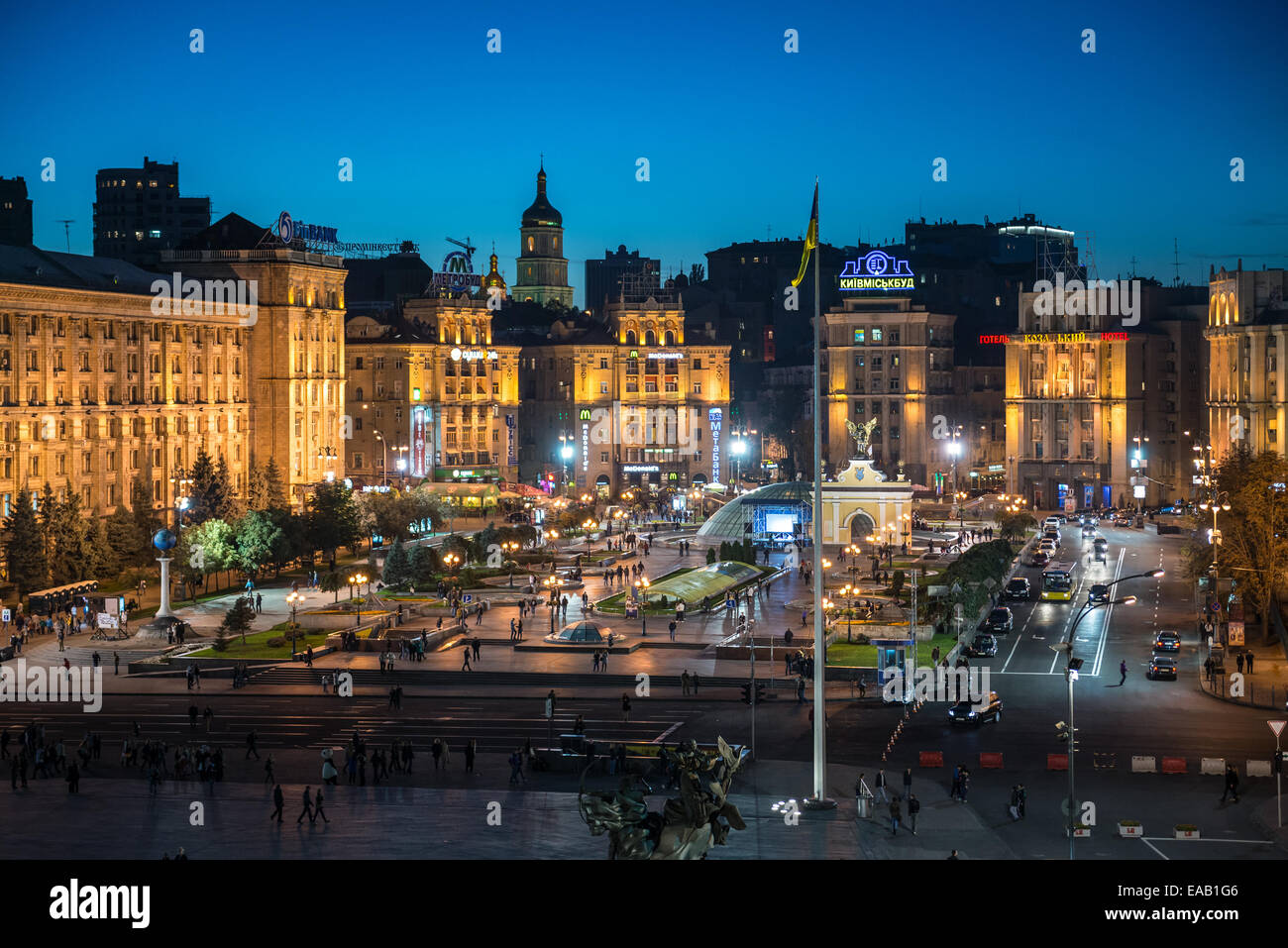 Maidan Nezalezhnosti (Independence Square) in Kiev, Ukraine Stock Photo ...