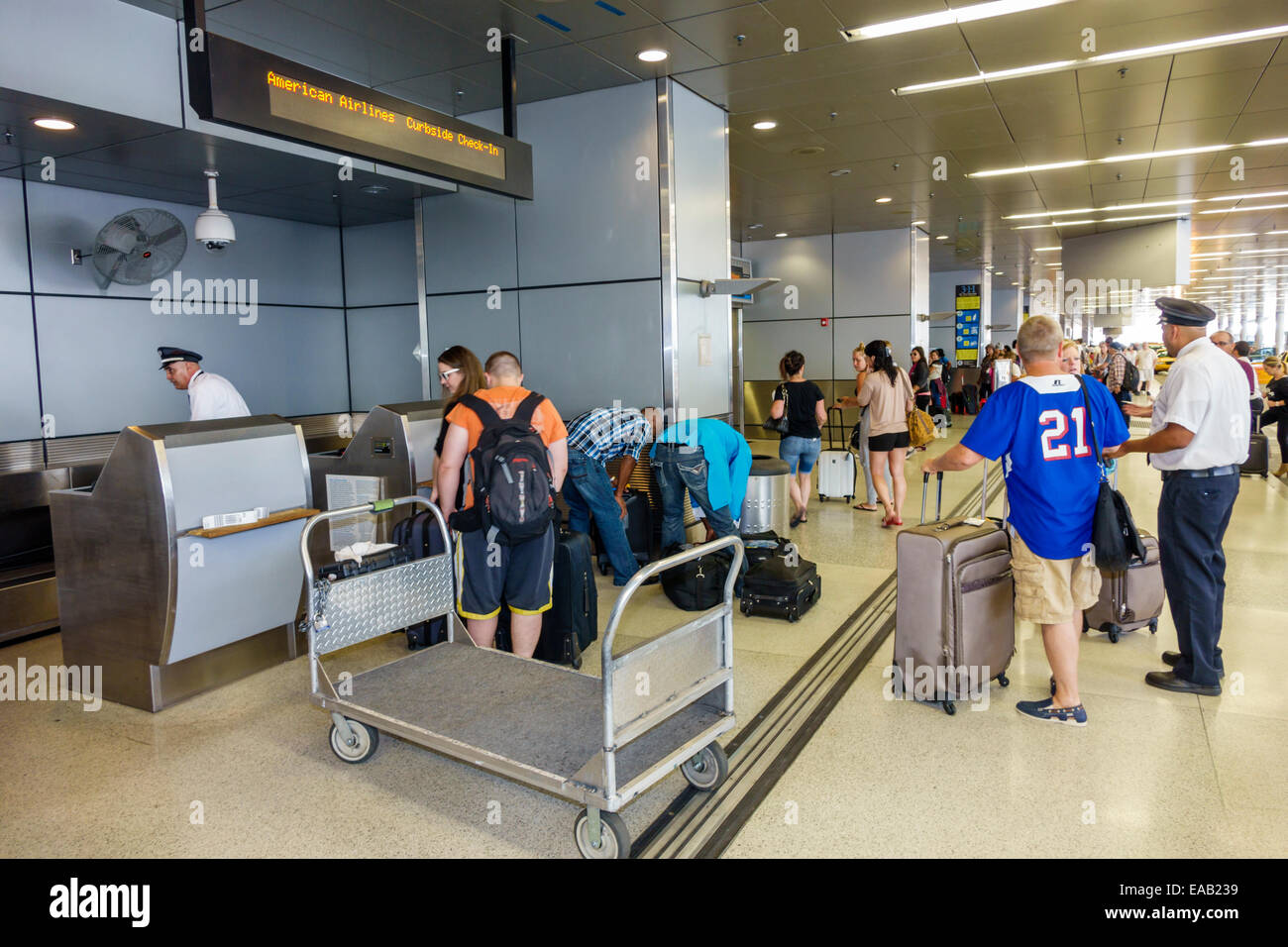 Miami Florida International Airport MIA,terminal,skycap,checking in ...