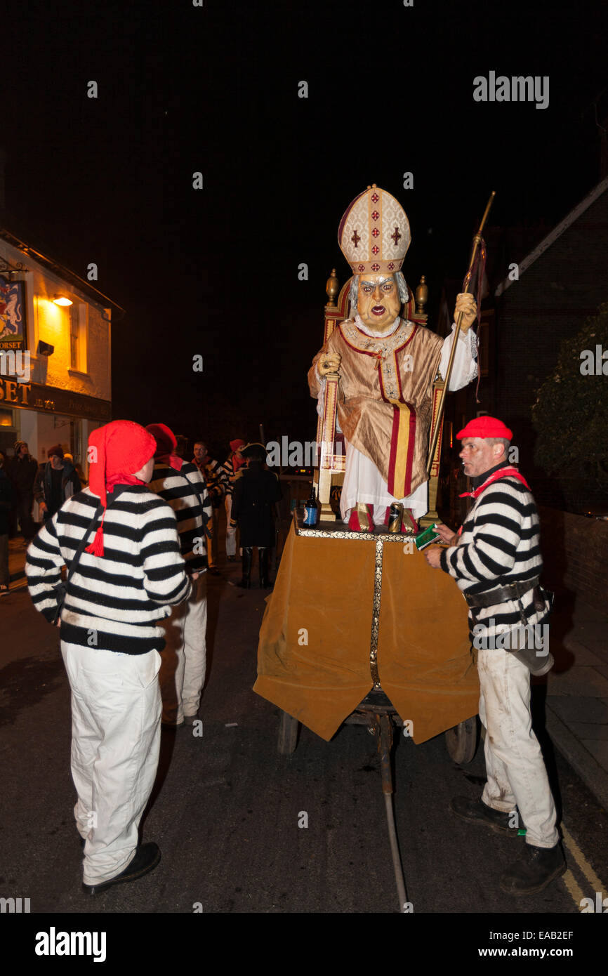An Effigy Of The Pope Is Paraded Through The Streets Of Lewes During ...